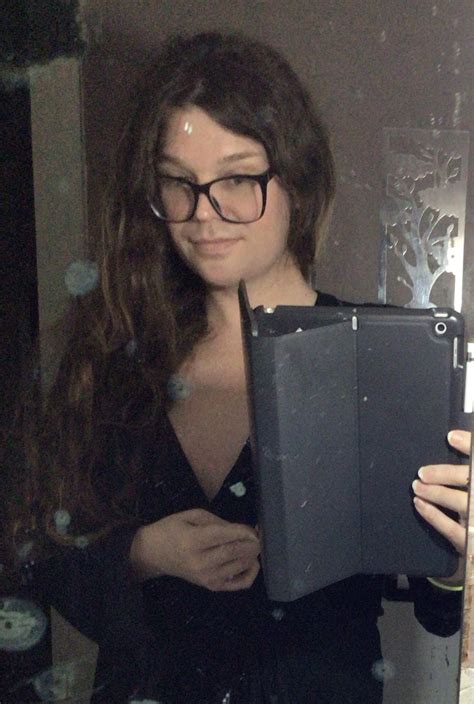 No Makeup Thought I Looked Hot 😊 Sorry About The Mirror 😜 17 Months Hrt 41 Rtranslater
