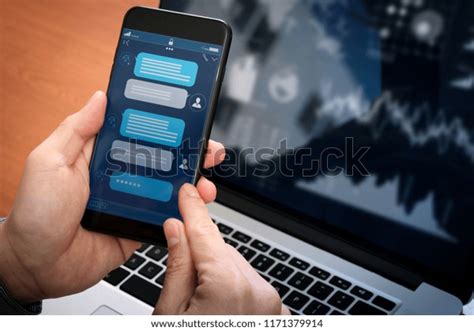Chatbot은 스마트폰 화면 앱 인터페이스 인공 스톡 사진 1171379914 Shutterstock