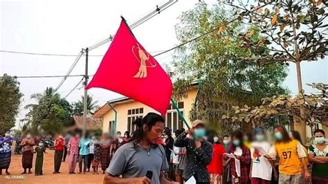 လောင်းလုံးတွင် တော်လှန်လူငယ်များက သံချပ်ထိုး၍ စစ်အာဏာရှင် ဆန့်ကျင်ရေး လ