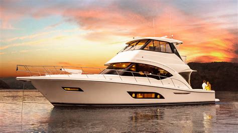 RIVIERA 57 ENCLOSED FLYBRIDGE 海之蓝游艇官网