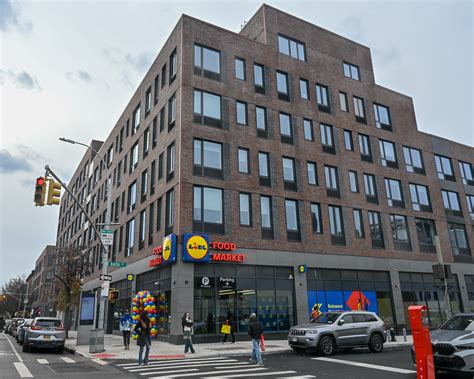 ‘super Est Market In Town Lidl Celebrates Grand Opening In Park Slope • Brooklyn Paper
