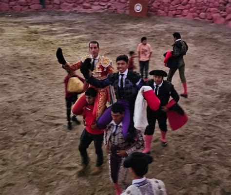 Perú Taurino Pepe Moral E Israel Flores A Hombros En El Molino Arequipa