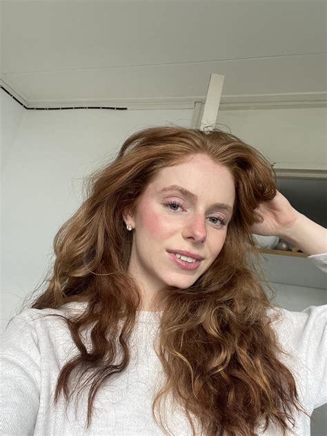 Am I Hot F23 R Amihotsfw