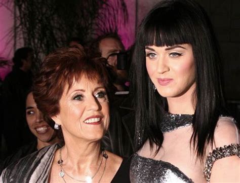 La Pastora Madre De Katy Perry Habla De Su Hija Sanando La Tierra