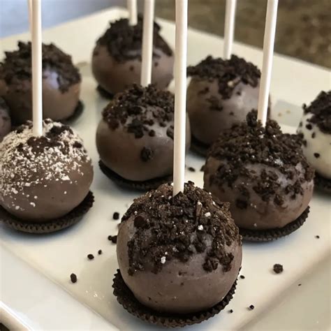 Oreo Cake Pops Clara Plate