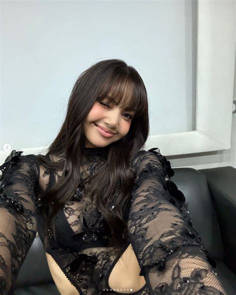 블랙핑크 리사 K팝 최초 란제리쇼 오프닝 무대 파격적 DA