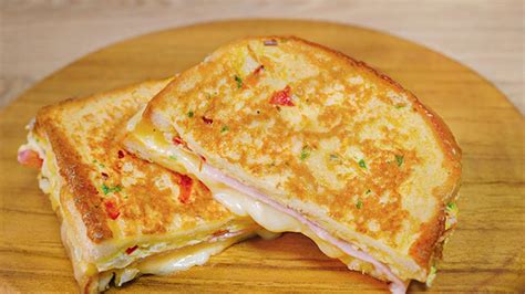 How To Make One Pan Egg Toast Easy And Delicious Omelette Sandwich
