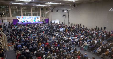 Los Comuns Cierran La Etapa Colau Y Renuevan Liderazgos En Su Asamblea