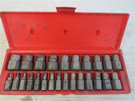 Snap On 25 Piece Screw Extractor Set Bodnarus Auctioneering