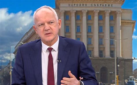 Васил Велев Икономиката отива надолу и никой не го забелязва