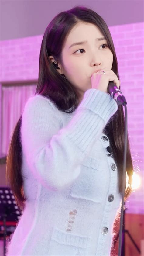 아이유iu ⠀ 𝐈𝐔 𝐎𝐅𝐅𝐈𝐂𝐈𝐀𝐋 𝐈𝐍𝐒𝐓𝐀𝐆𝐑𝐀𝐌 𝐎𝐏𝐄𝐍 아이유의 공식 인스타그램이 오픈했습니다🤗 아이유 만의 공간에 업로드될 다양한 콘텐츠를 기대해 주세요💜