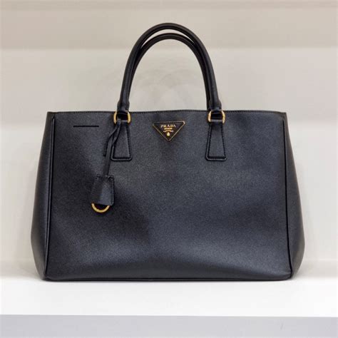 Os 프라다 사피아노 토트백 중고명품 어포드