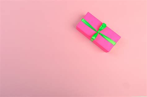 색상 배경과 텍스트 공간에 리본과 활 선물 상자 맨 위 보기 0명에 대한 스톡 사진 및 기타 이미지 0명 개념 개념과 주제 Istock