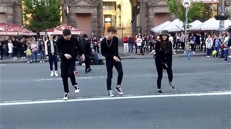 Київ Танці наших батьків Місяць Май Лийте сльози пацани Youtube