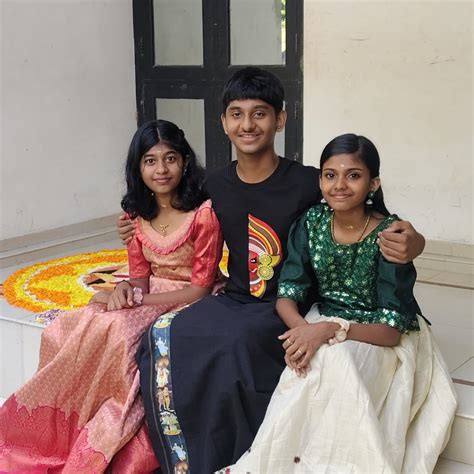 Vidya Vijayakumar Added A New Photo Vidya Vijayakumar