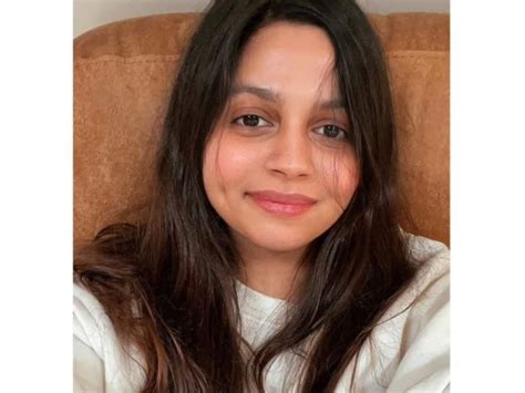 I Am An Odd Kid There S Something Wrong With Me Shaheen Bhatt On