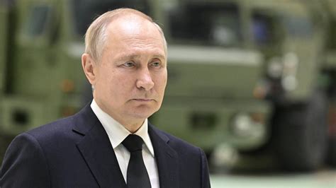 Den Haag Erlässt Haftbefehl Putin Kommt Nicht Hinter Gitter Aber Eine