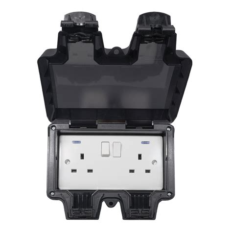 Hurricane Outdoor Switched Socket Ip66 2 Gang 13a Black Mr Resistor