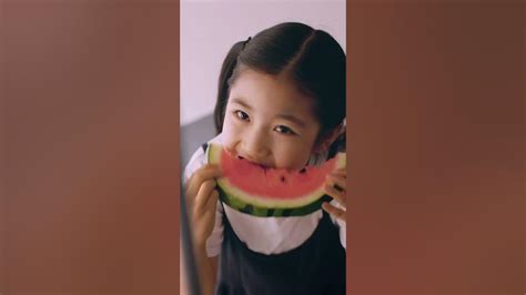 Jian Jian Tease Ling Xiao With Watermelon Youtube