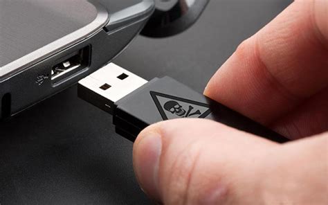 «Флешка-убийца» расправляется с новым MacBook Pro