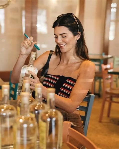 Pin De En Kendall Jenner Kendalll Jenner Moda De Kendall Jenner Kendall Jenner