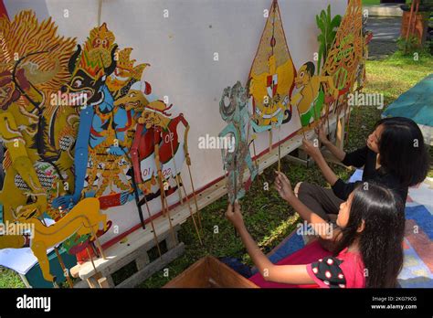 The Female Puppeteer Is Practicing Playing The Puppet Stock Photo Alamy