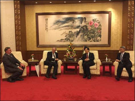 吴海龙会长会见戴高乐基金会会长戈德弗兰 中国人民外交学会官网