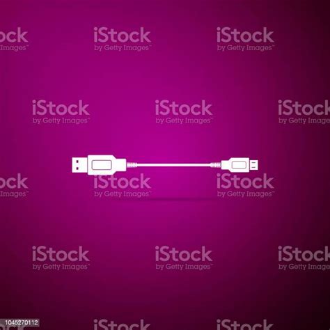 Usb 마이크로 케이블 아이콘 보라색 배경에 고립입니다 커넥터 그리고 Pc 및 모바일 장치에 대 한 소켓입니다 컴퓨터 주변 기기