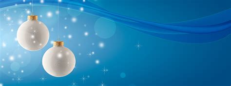 밝은 파란색 배경에 흰색 Xmas 장식품입니다 메리 크리스마스 카드 겨울 휴가 테마입니다 텍스트의 공백입니다 새해 복 많이 받으세요 0명에 대한 스톡 사진 및 기타 이미지