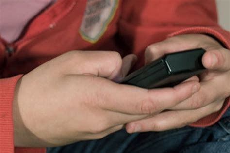 How To Text Message On A Nokia Cell Phone It Still Works
