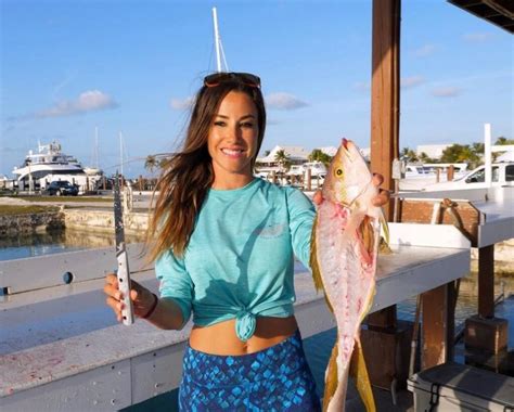 Luiza Barros Biography Age Wiki Net Worth Husband Fishing