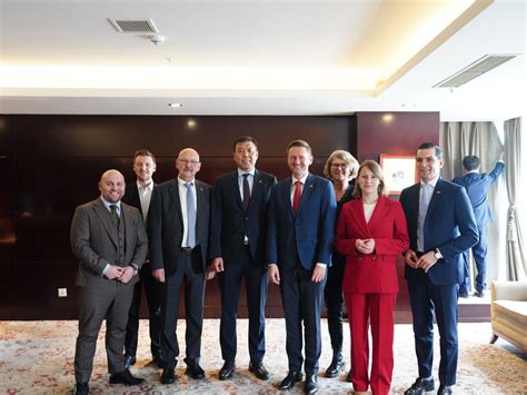 ХЗДХ ийн сайд Б Энхбаяр ХБНГУ ын Бундестагийн гишүүдийн төлөөллийг хүлээн авч уулзав Hunnu Mn