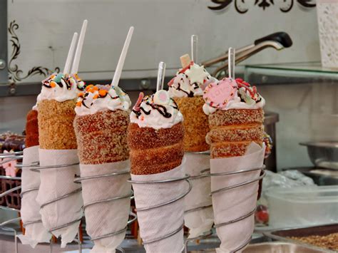 무료 사진 제과 음식 가 게 초콜릿 케이크 설탕 맛 있는 전통적인