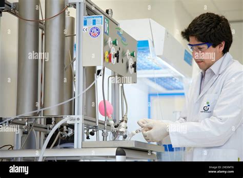 Dry Distillation To Produce Dry Solvents Synthesis Lab Ikerchem