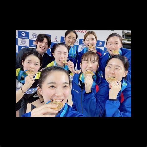 羽你同行 韓國女單安洗瑩發出了韓國職業隊的賽後得獎合照，早前被傳韓國羽協禁賽安洗瑩，以她受傷的理由退賽丹麥和法國公