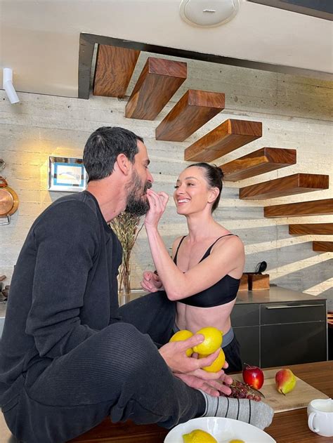 אמא ואבא בהלבשה תחתונה אנה ארונוב ובעלה חושפים הכל רשת 13