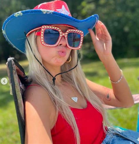 Who Is Hailey Welch Nashville Native Identified As The Viral Hawk Tuah Girl