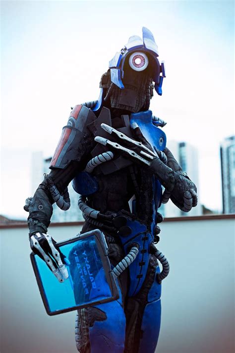 10 Amazing Mass Effect Cosplay That Look Just Like The Games