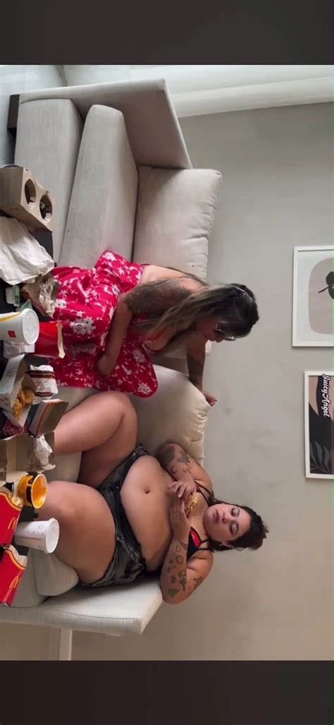 Juicy Bbw Stuffing Video 25