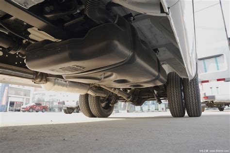 【图】南京依维柯 欧胜2021款 运瑞系列v42 33s 145马力 2 0t 高顶封闭货车 国六 实拍图片 1461873 卡车之家