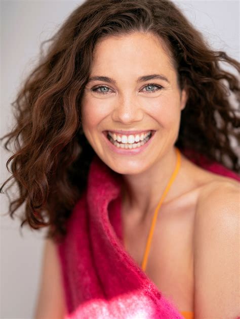 Isabel L Amaze Models