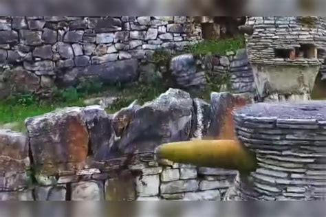 中国老人用20年时间 在山谷中建了一座奇幻城堡 山谷 城堡 老人