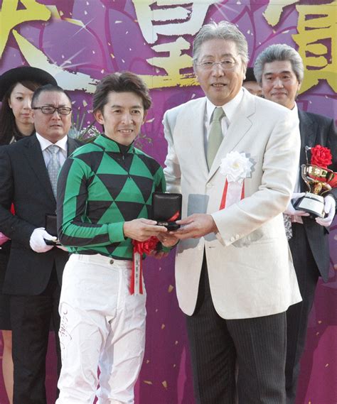 “最後の無頼派作家”伊集院静さん 無類のギャンブル好き、費やした金額は「数十億円」― スポニチ Sponichi Annex 芸能