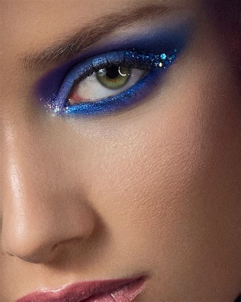 Maquillaje Con Glitter ¡a Todo Brillo Kohl School