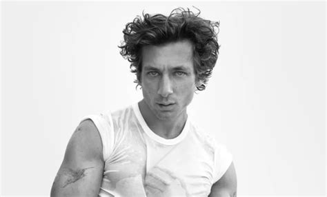 Jeremy Allen White Turns Fans Feral With Steamy Calvin Klein Shoot Metro News