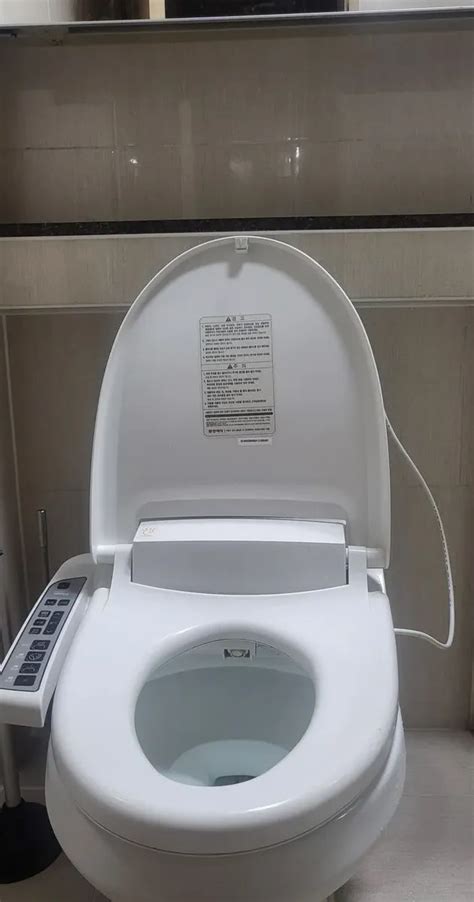 사용안하던 변기가 물이새고 막혀서 너무답답했는데 오셔서 한번에 해결을 해주셨어요 진짜 제속이 다 뚫린느낌 정말친절하시고 빠르기까지 하십니다~ 변기땜에 머리아프신분