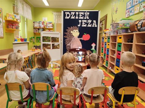 Jesienne Zabawy Z Je Em Przedszkole Publiczne Im Jana Brzechwy W Gr Bocicach