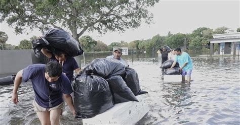 강으로 변한 포트로더데일 도로