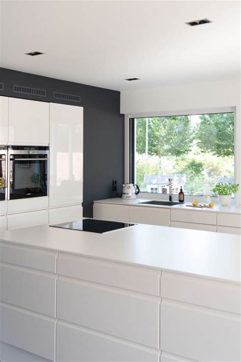 Moderne Küche Mit Weißer Arbeitsplatte Haus Küchen Moderne Küche Weiße Küche