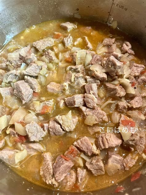 【ハンガリー料理】ハンガリーのお肉屋さん直伝！お肉を炒めてから作る「gulyáslevesグヤーシュレヴェシュ」下ごしらえして、簡単に作る方法・レシピ。 こにはめも
